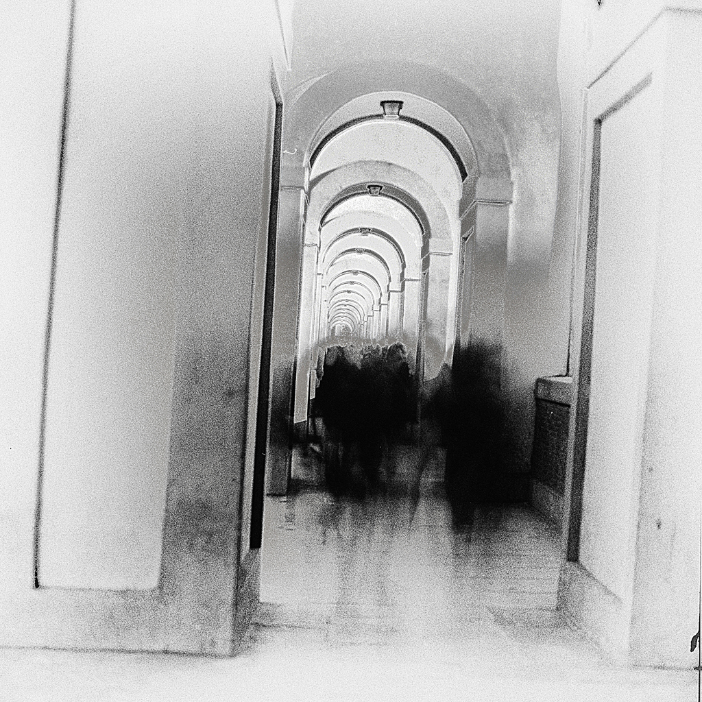 Roberto De Mitri – The Analogue Street | Collective